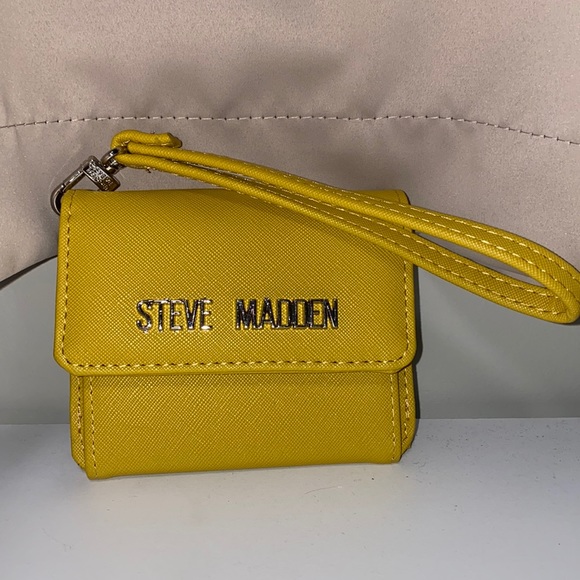 Steve Madden | Bags | Yellow Stave Madden Cardholder | Poshmark
